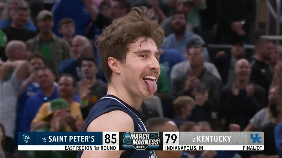 Saint Peter's Doug Edert Is The First Breakout Star Of The 2022 NCAA ...