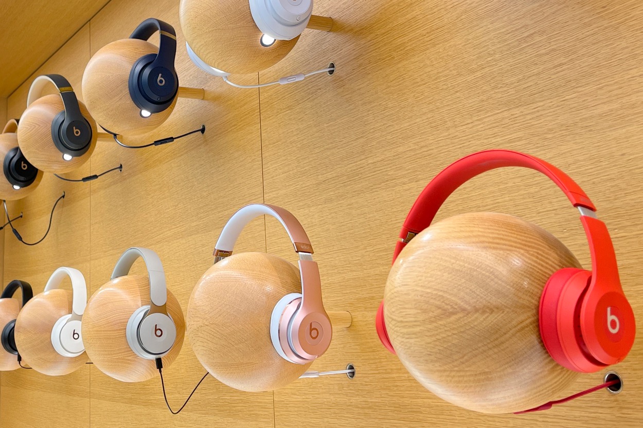 Caleb Williams Shares NIL Wealth And Surprises Team With Beats By Dre