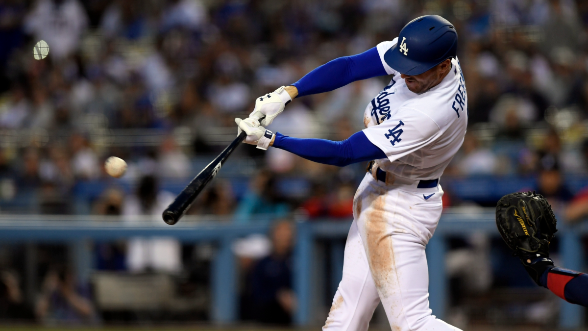 Fans React To An Emotional Freddie Freeman Smashing A HR In 1st At-Bat ...