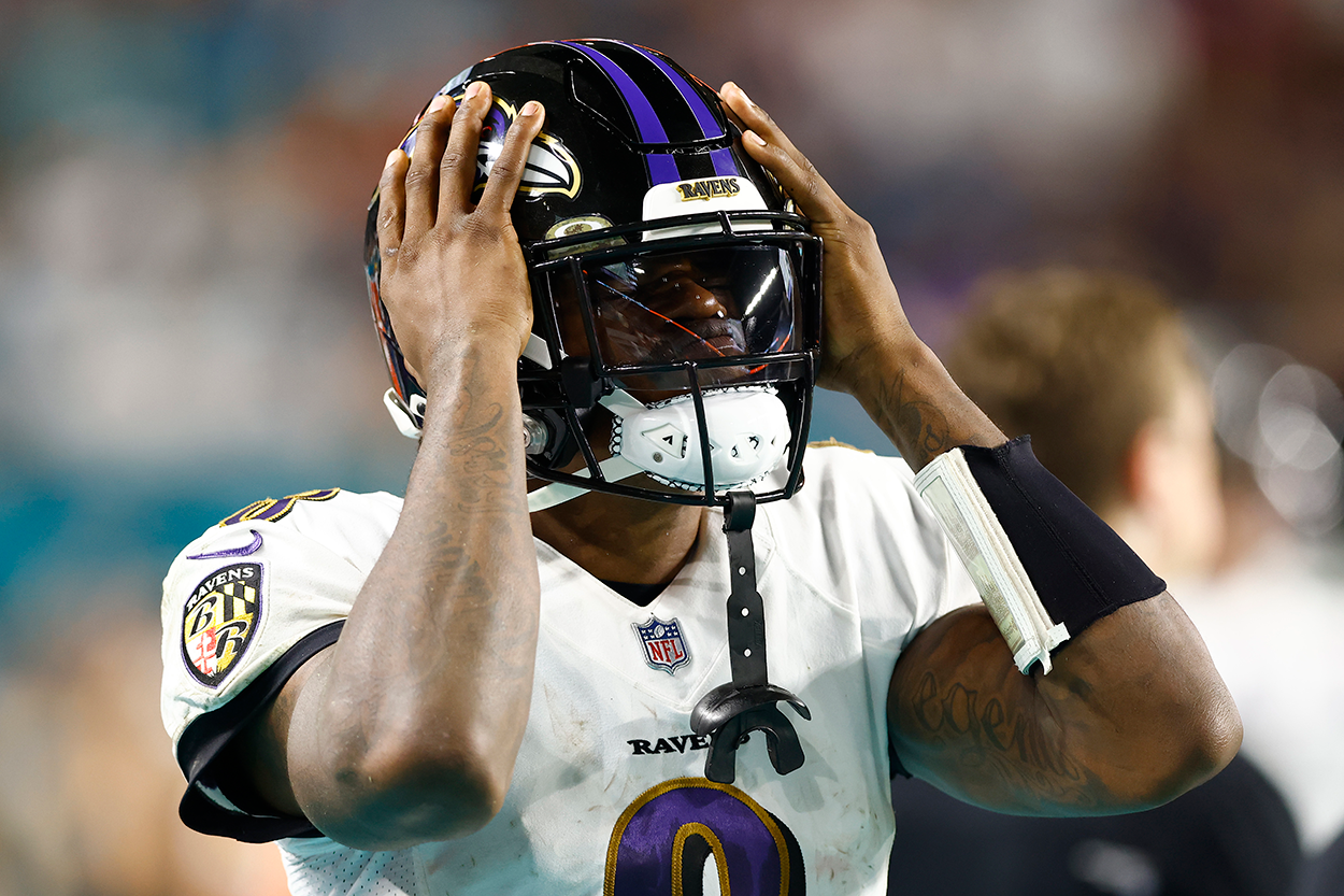 Lamar Jackson Asks Tiger Woods For Help After Golfing For The 1st Time