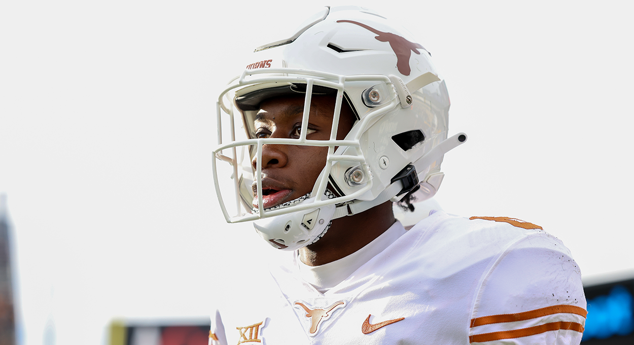 Texas WR Turning Down Six-Figure NIL Deal To Transfer Raises Questions