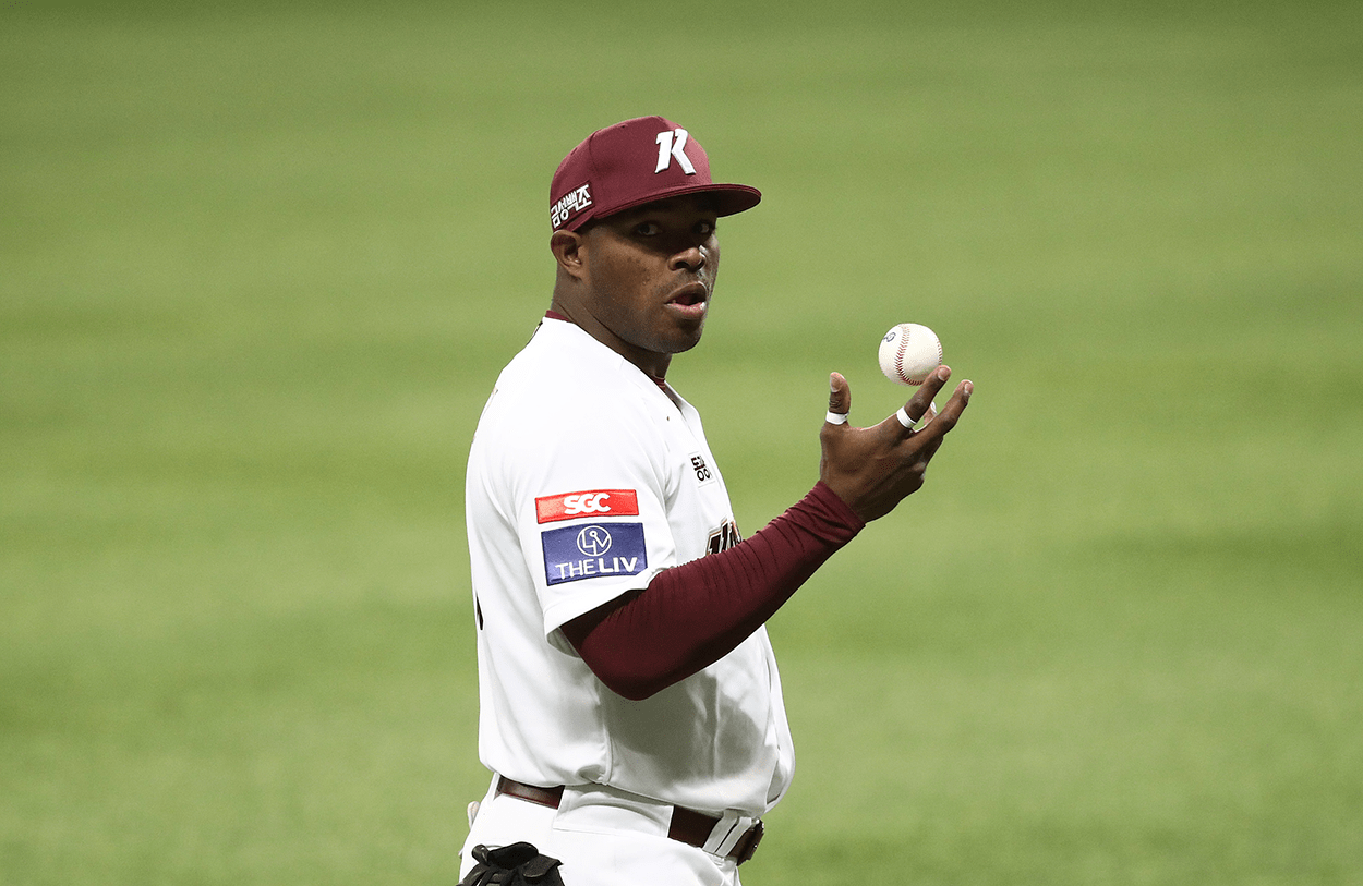 Yasiel Puig Shows Off His Wicked Arm By HOSING Runner In KBO (Video)