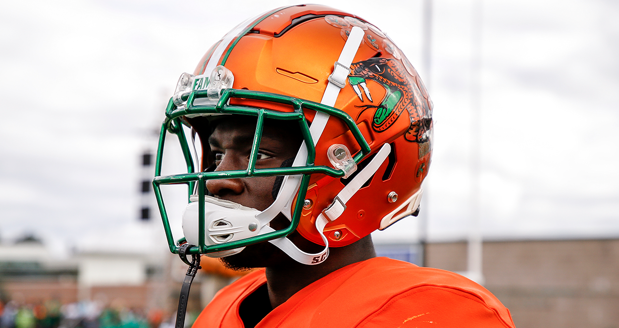 4* CFB Recruit Goes Viral For All-Time Photos With Fake Snake At FAMU