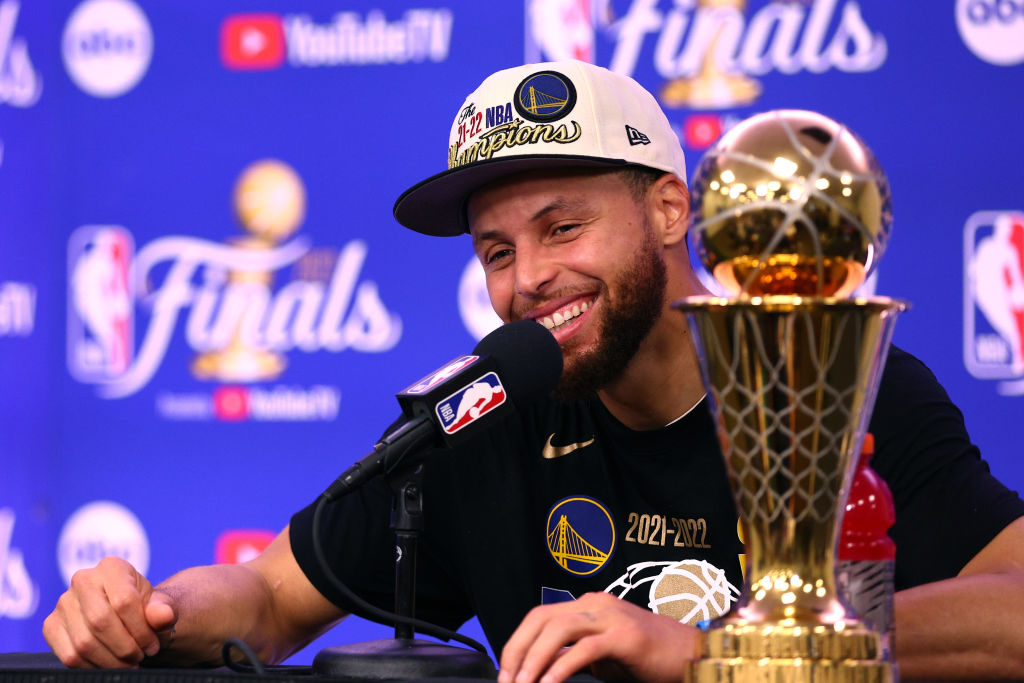 Steph Curry Set To Make Davidson History With Jersey Retirement