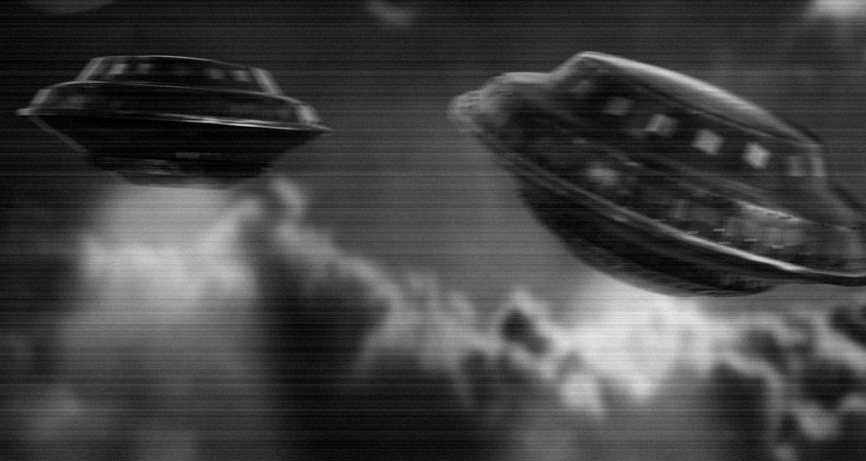 'At Least 100' UFOs With Underwater Capabilities Swarmed Navy Ships
