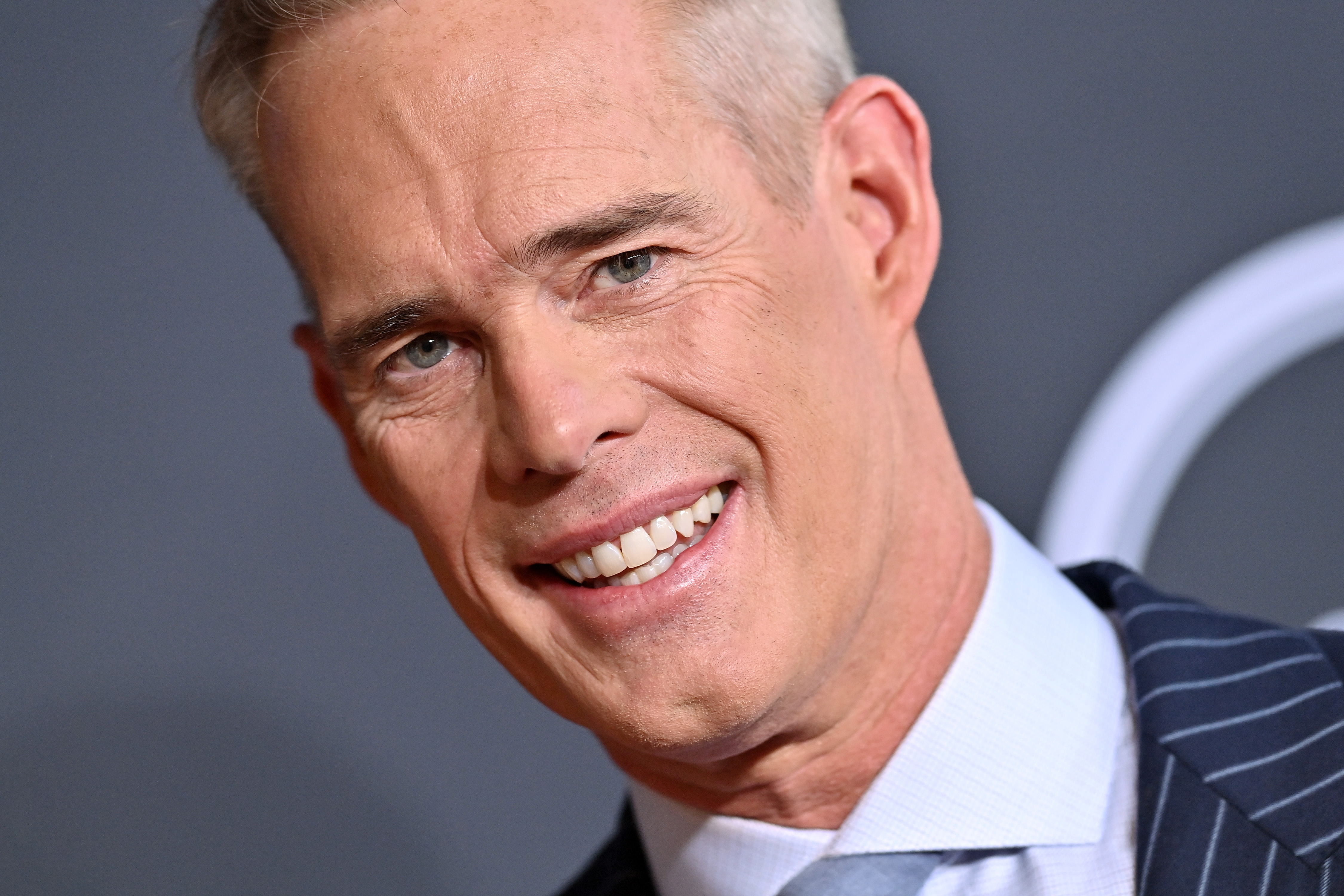 Joe Buck Shows Off New 'Peaky Blinders' Haircut After Getting Hair ...