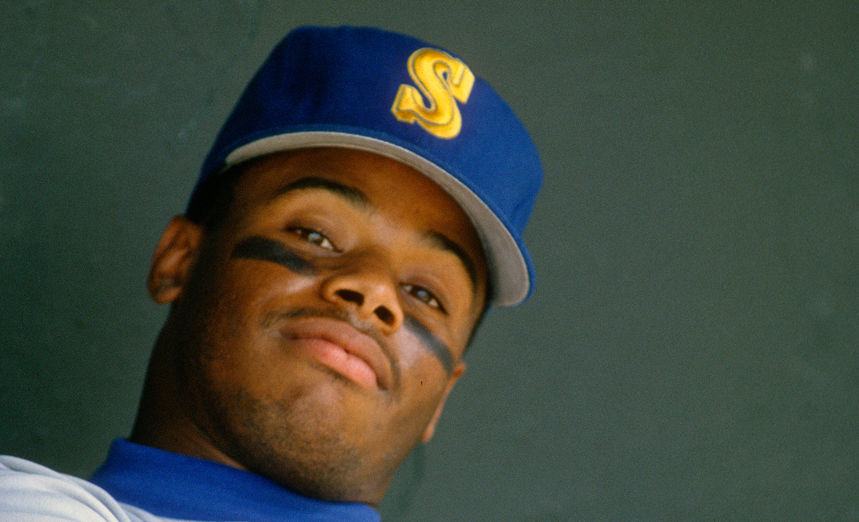 Ken Griffey Jr. Recreated His 1989 Upper Deck Photo And Fans Lost It