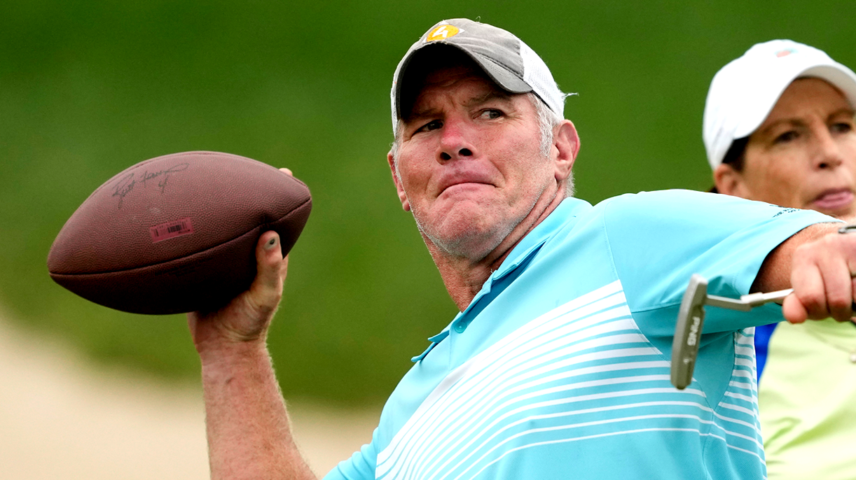 New Texts Show Brett Favre's Alleged Involvement In Welfare Fraud Case