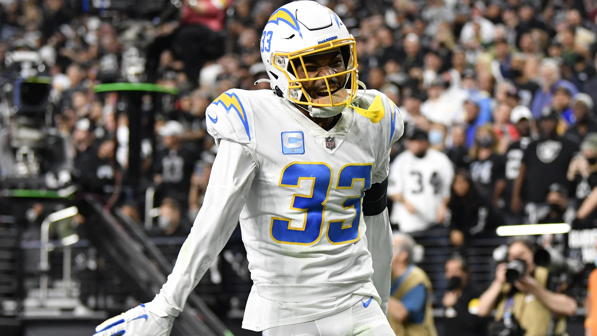 Internet Reacts As Derwin James Viciously Body Slams Travis Kelce