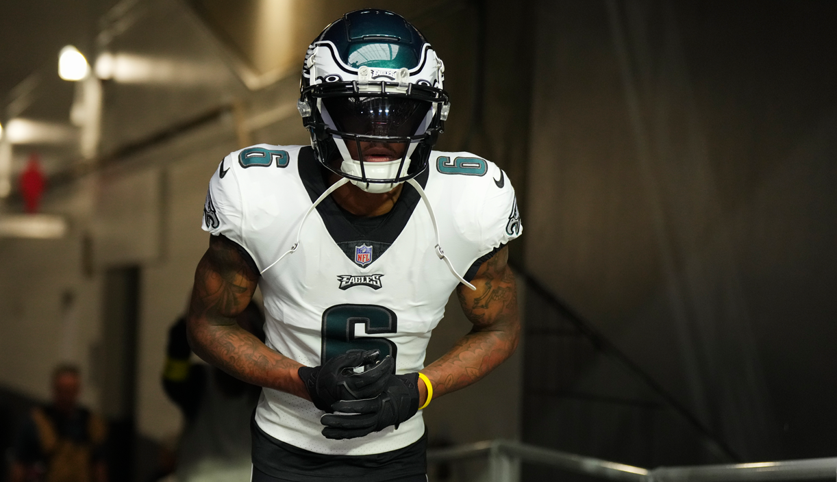 An Eagles Fan Ran Out Of The Tunnel With The Team Sunday Night