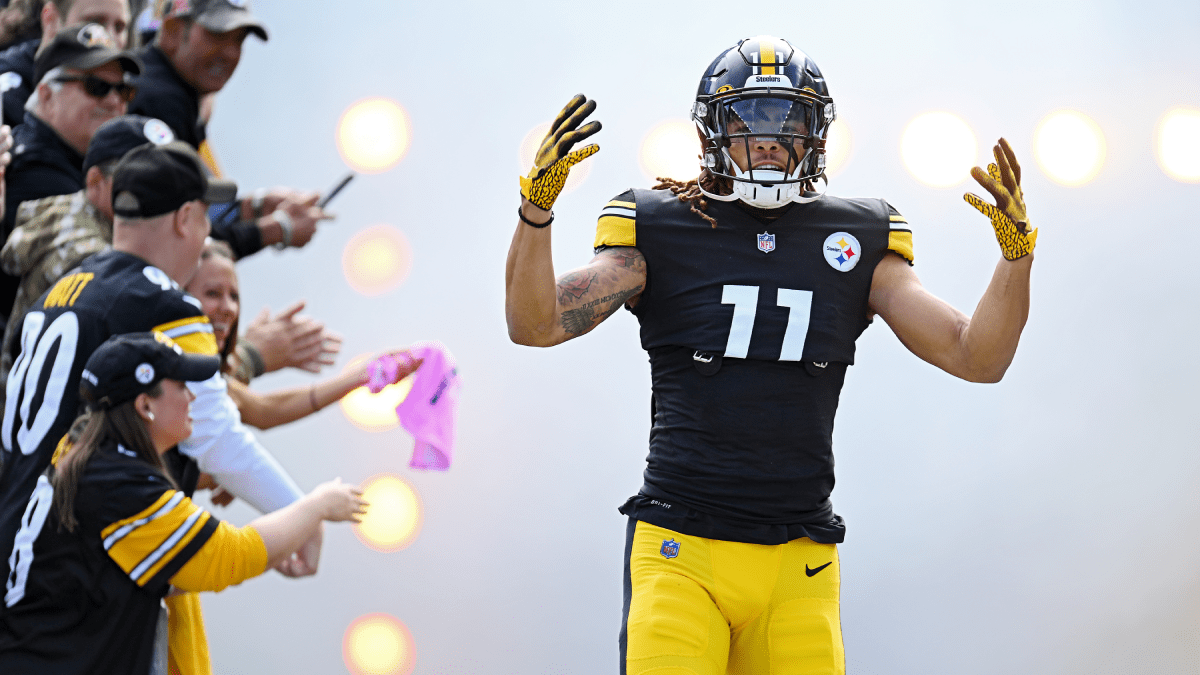 Chase Claypool Given His 1st Dip To Celebrate Win Over The Bucs