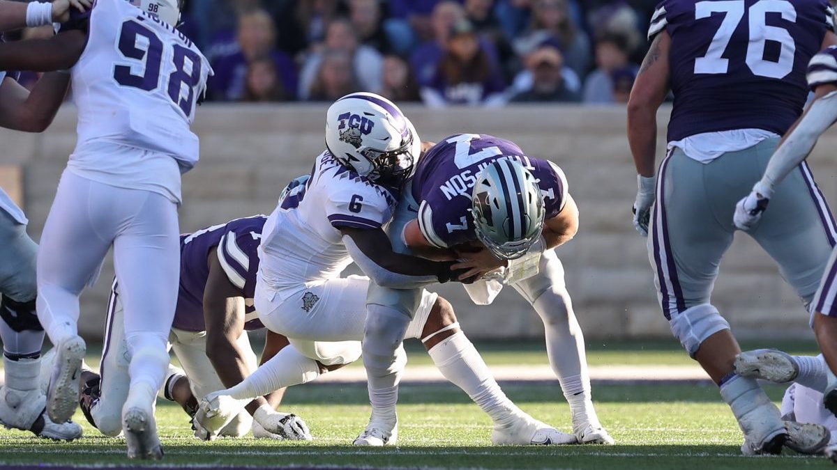 Sooners QB Gabriel Leaves Game After Huge Late Hit By TCU Linebacker