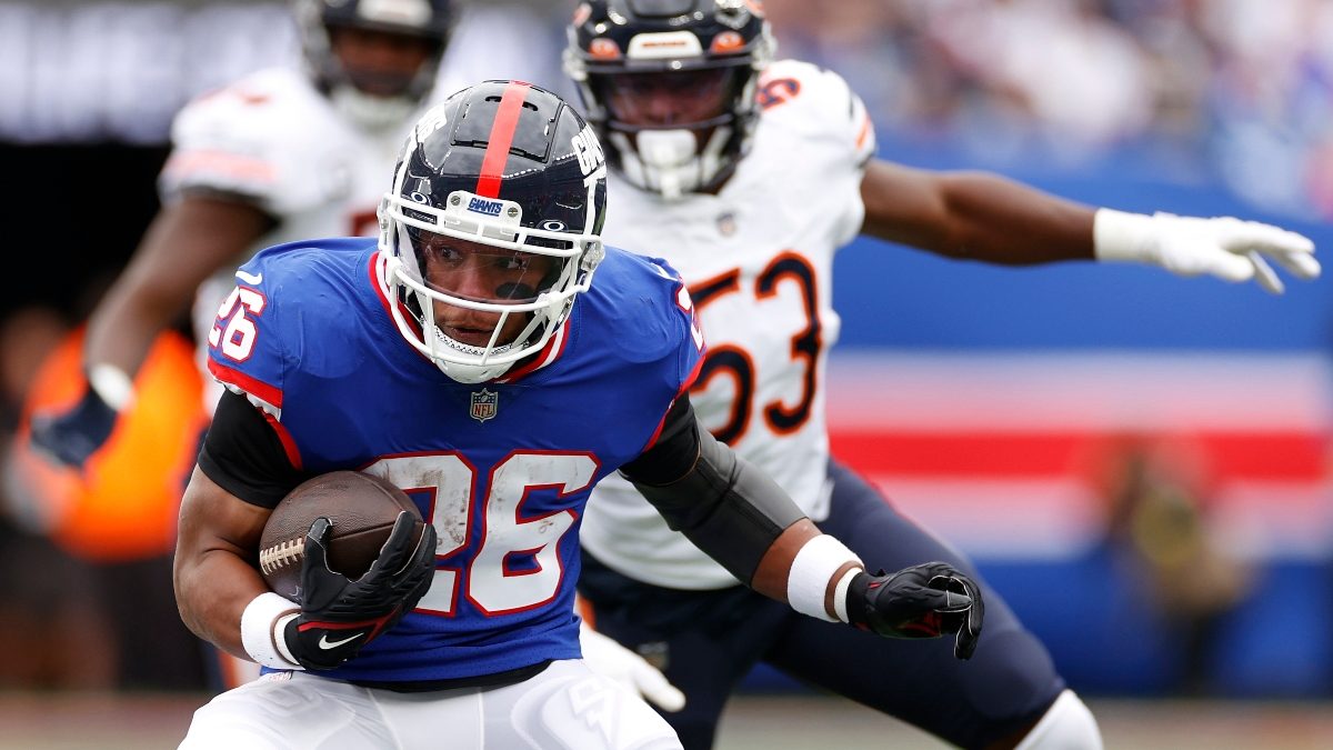 Daniel Jones & Tyrod Taylor Injuries Force Saquon Barkley To Save Giants