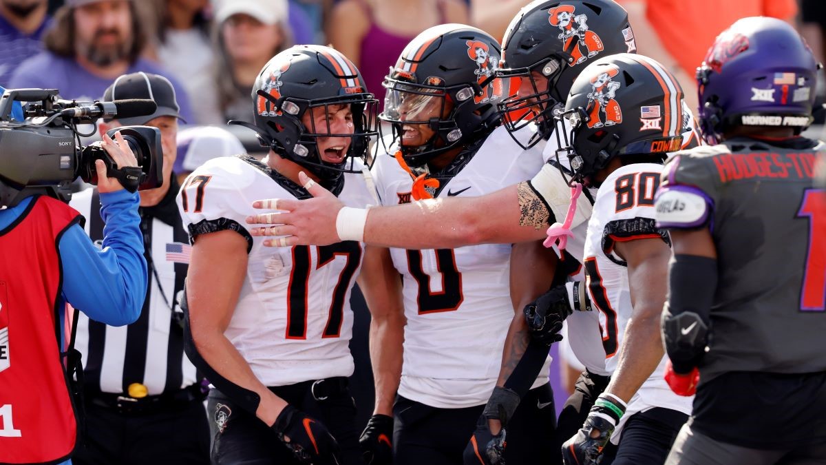 Oklahoma State Debuts Absolutely Gorgeous New Helmet Against Texas