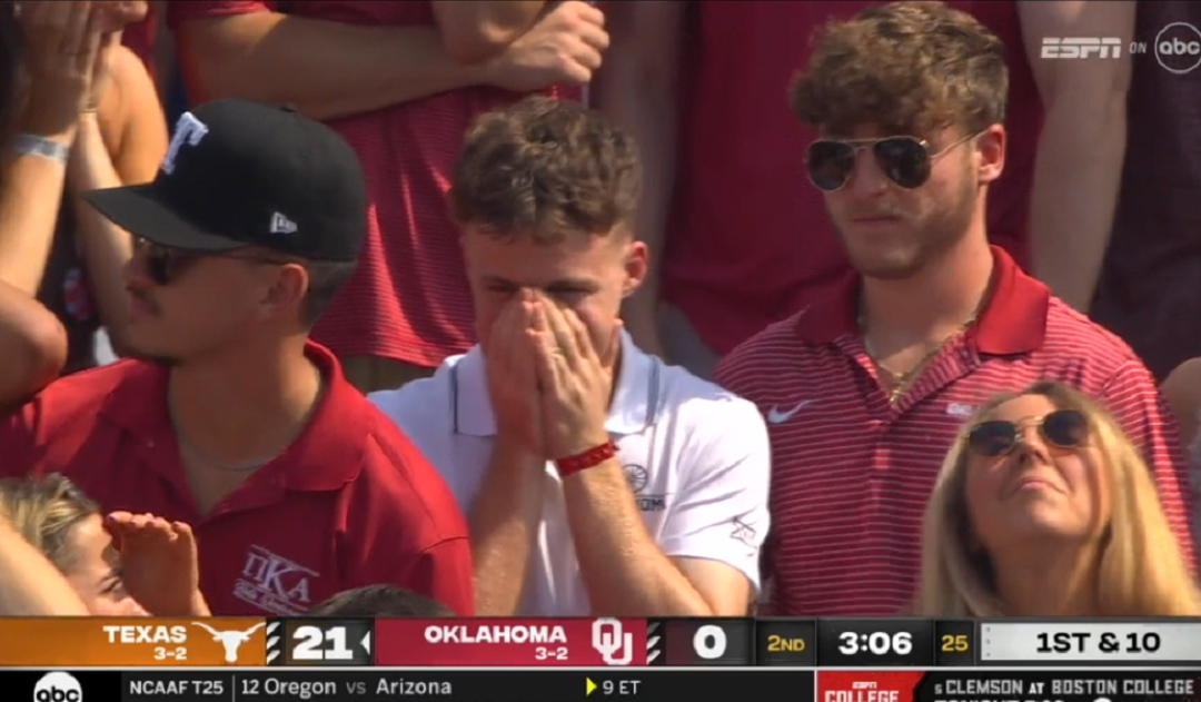 Oklahoma Runs Dumbest Play Of Season, Get Ripped To Shreds By College ...