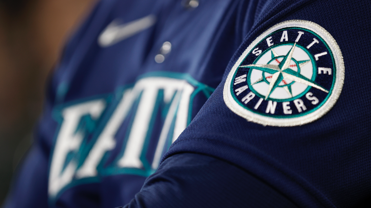 Security Camera Catches Mariners Fans In Amazing Playoffs Celebration