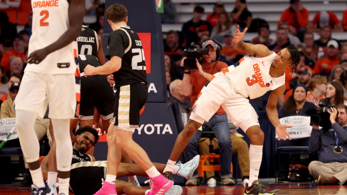 2 Players Slapped Each Other In Syracuse-Bryant Basketball Game