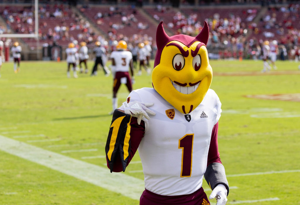 Mascots Get Heated, Throw Punches During Arizona-Arizona St Game - BroBible