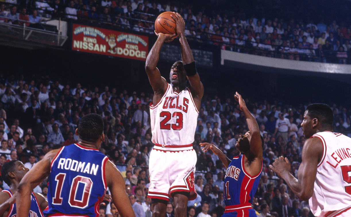 Isiah Thomas Says Michael Jordan Owes Him An Apology: Fans React