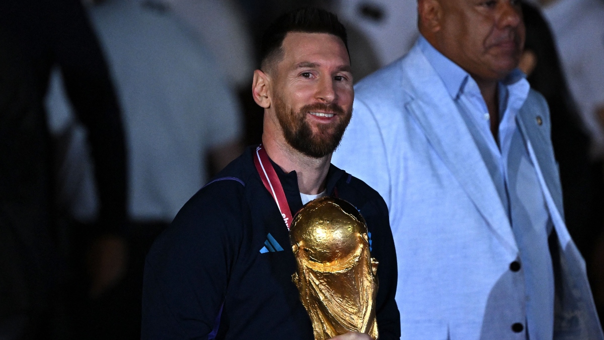 Argentina Fans Swarm Lionel Messi's Home During World Cup Celebration