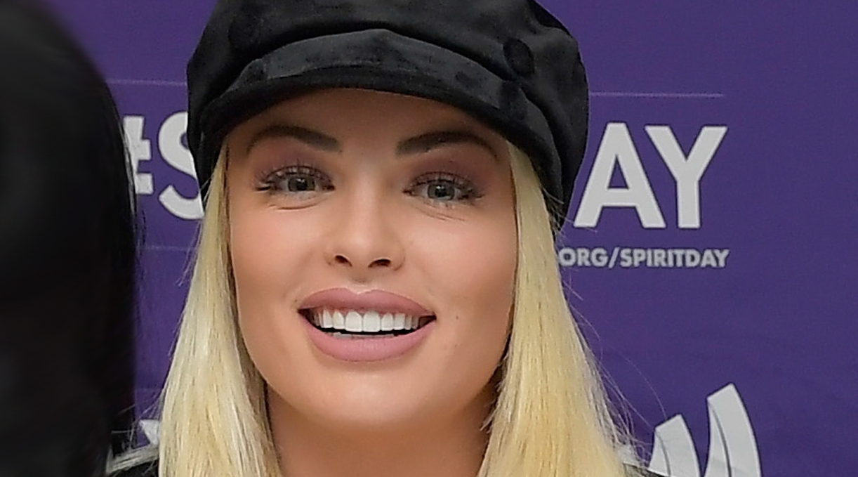 Mandy Rose Thanks Fans, Promotes FanTime Account With Holiday Pic