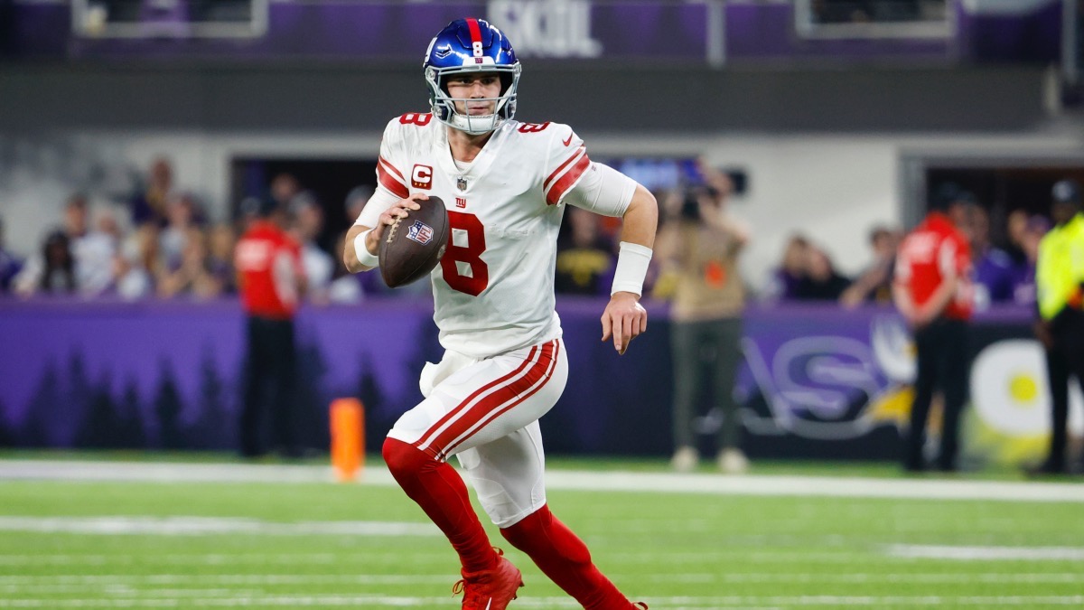 Daniel Jones Just Won The Biggest And Funniest Award Of His Career