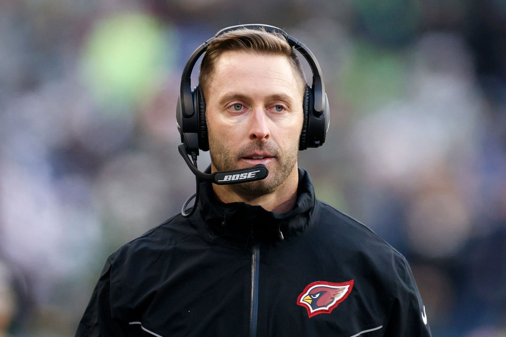 Kliff Kingsbury Joins Instagram Model Girlfriend In Thailand And It ...