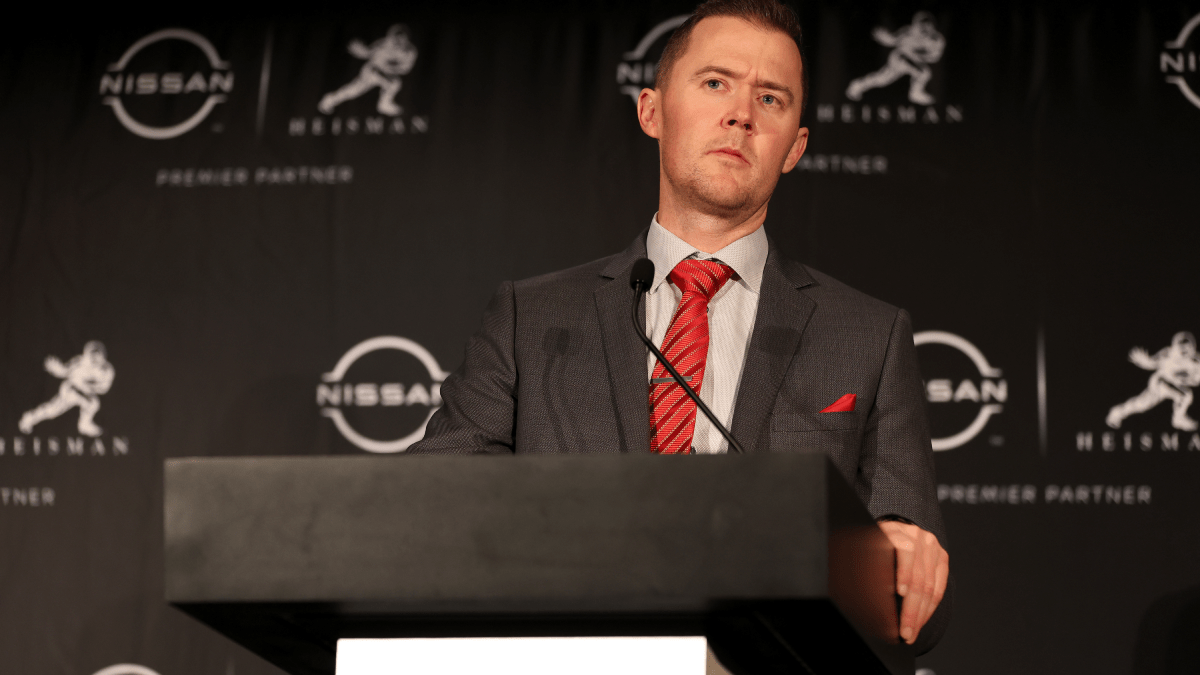 Oklahoma Fans Trolled Lincoln Riley For Blowing A 15-Pt Lead To Tulane