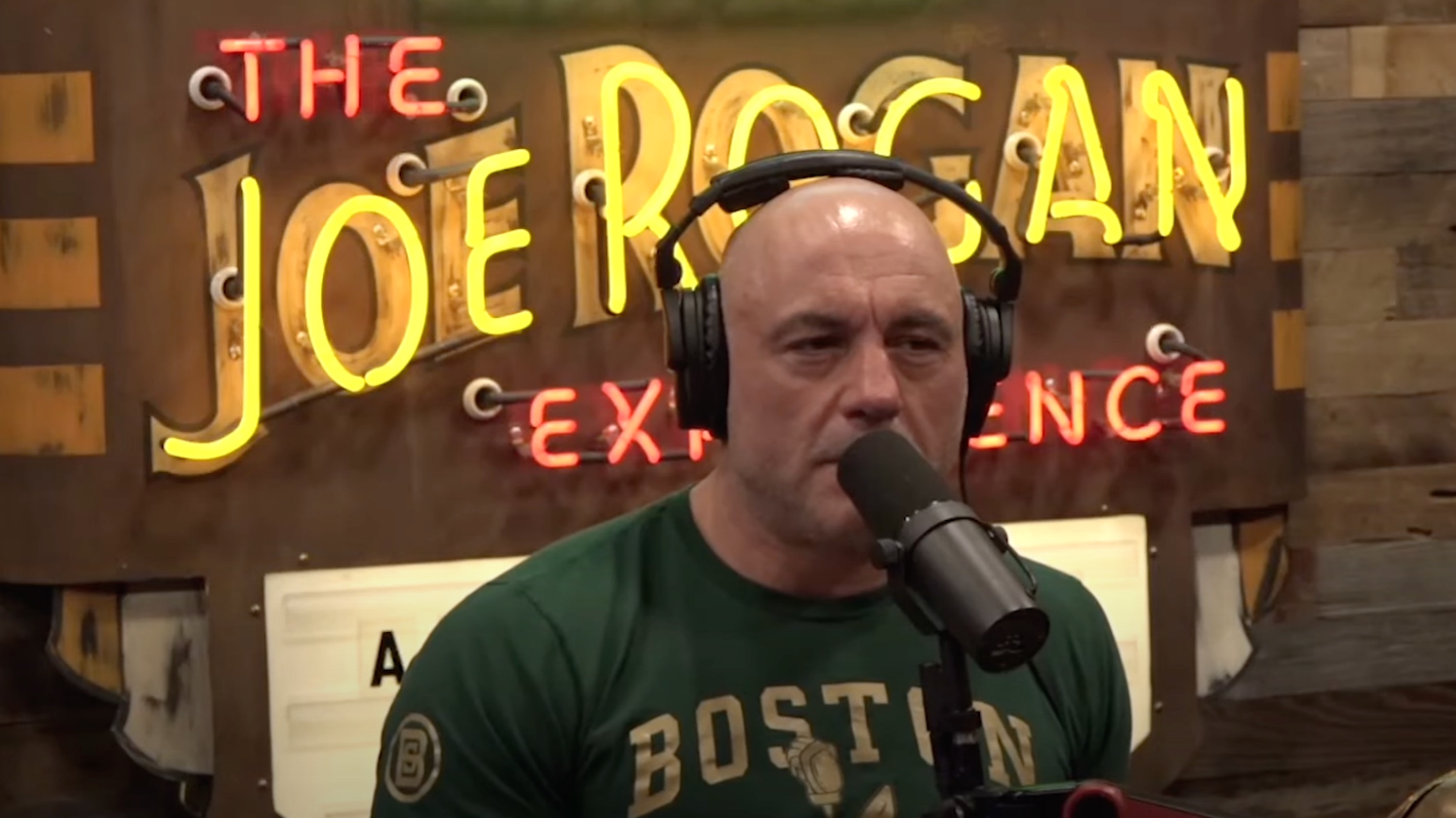Joe Rogan And Comedian Andrew Santino Break Down LIV Golf Criticism