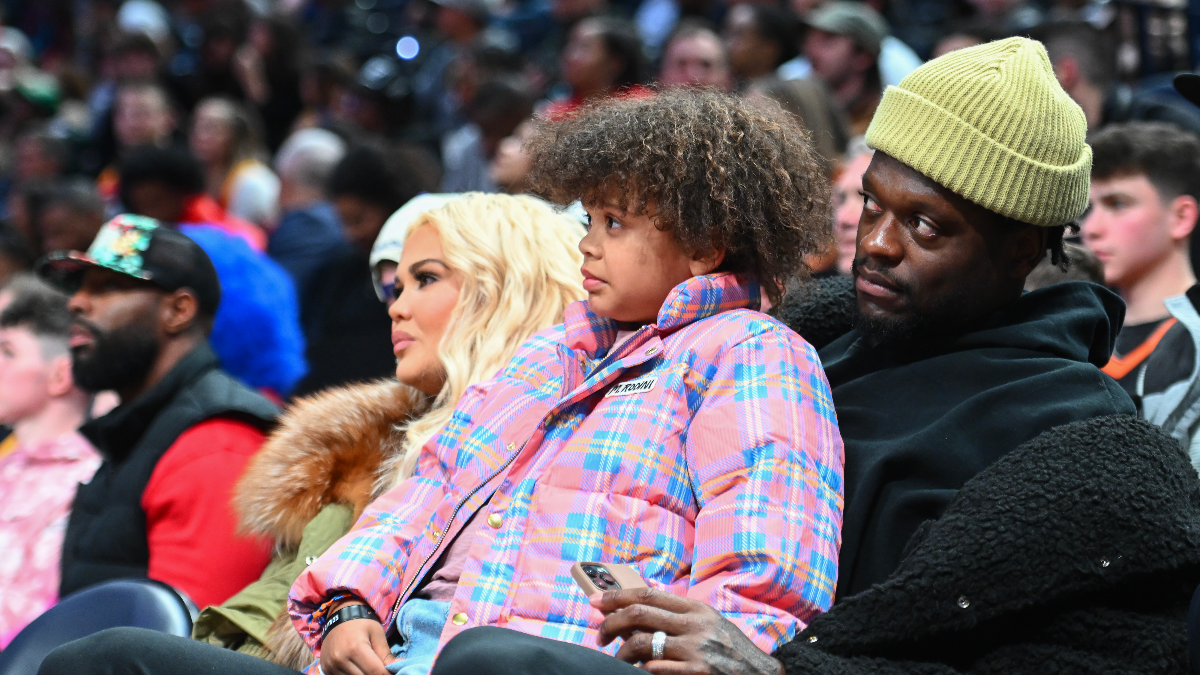 Julius Randle's Son Has Perfect Reaction To His 3-Point Contest Effort