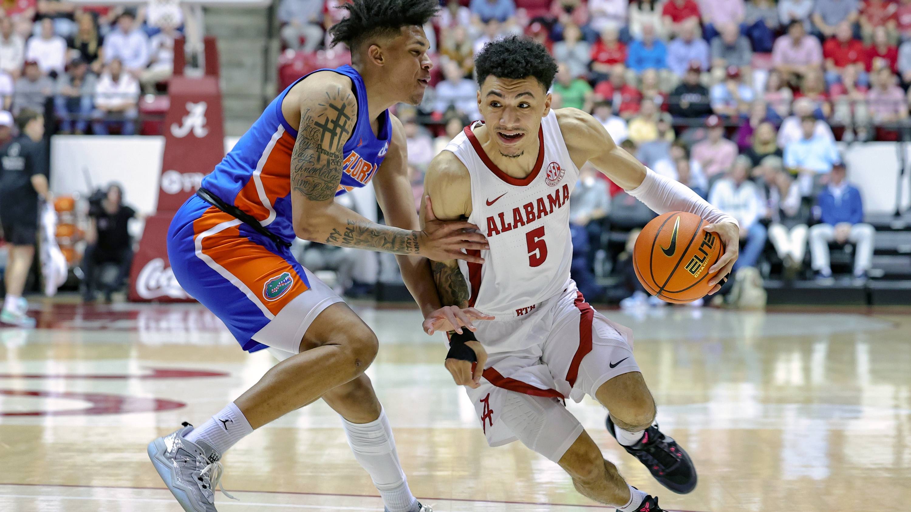 Alabama Student Section Trolled Florida Gators With FSU's 'War Chant'