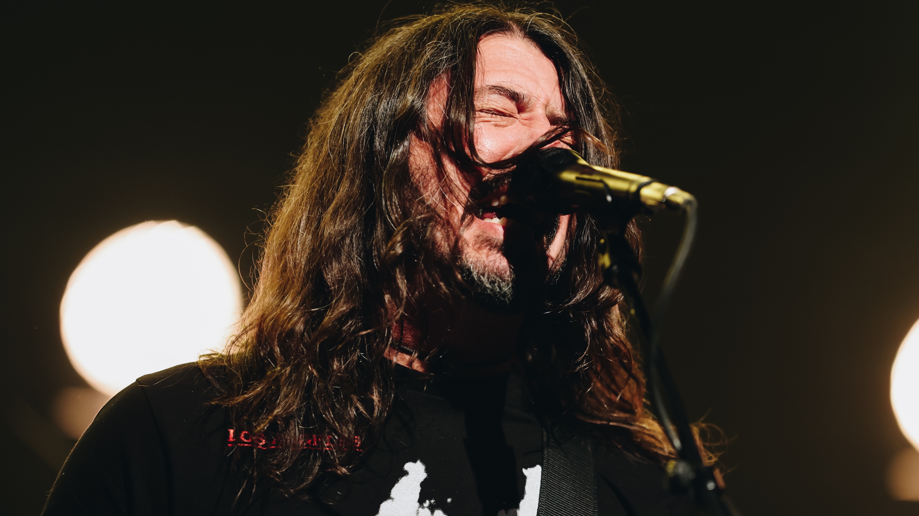 Dave Grohl's Generosity Goes Viral After Feeing Homeless In LA