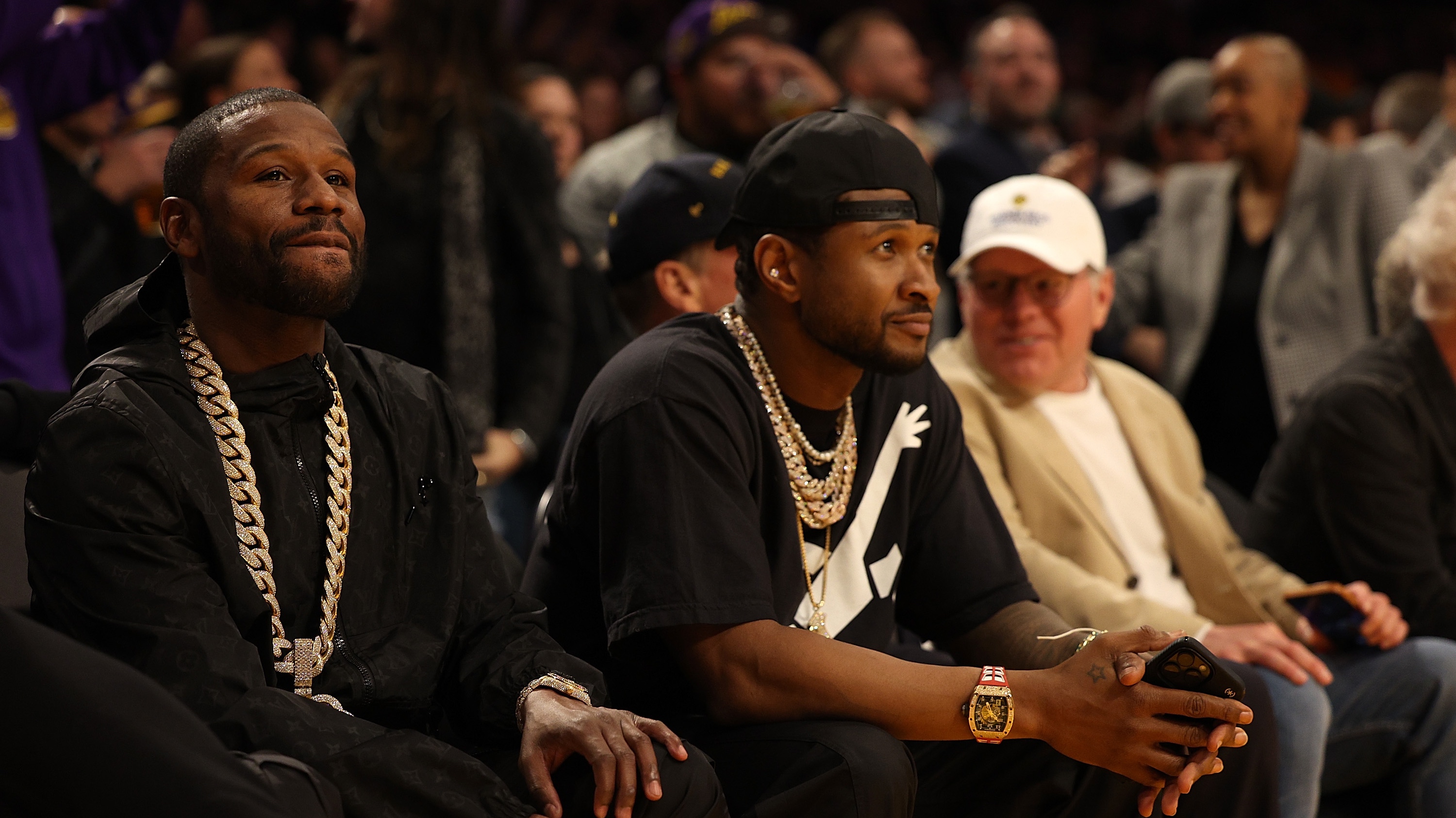 Floyd Mayweather Spent $1 Million On This Gold And Diamond Chain