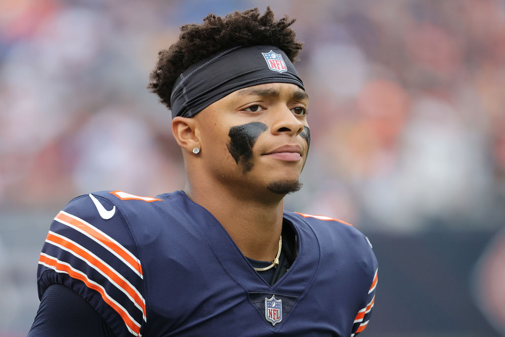 Bears' Justin Fields Looks Absolutely Jacked During Offseason Workouts ...