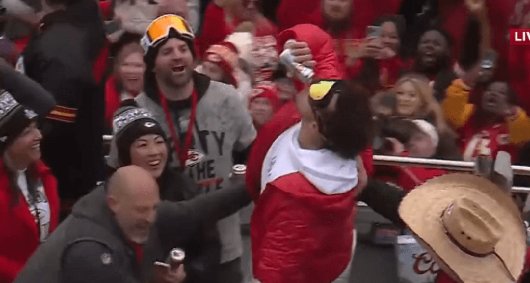 Angry Chiefs Fans Write Letters Complaining About Patrick Mahomes ...