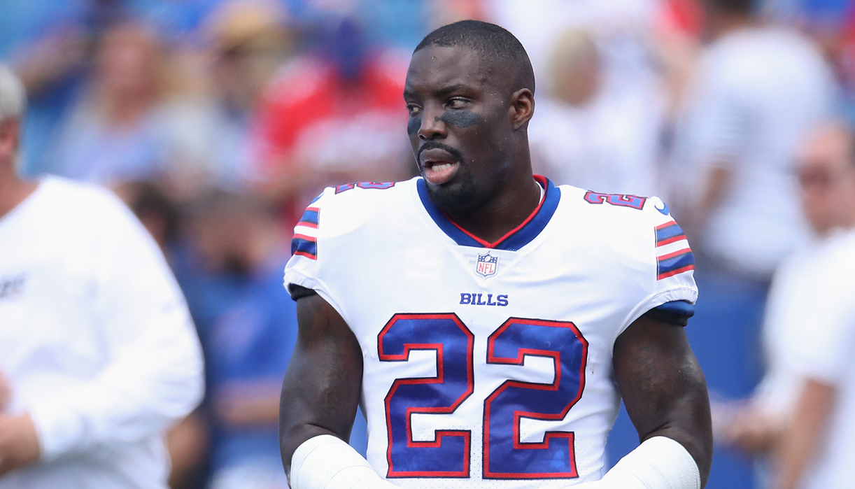 Photos, Video Show Vontae Davis Asleep On Road, Dozing Off In Cop Car