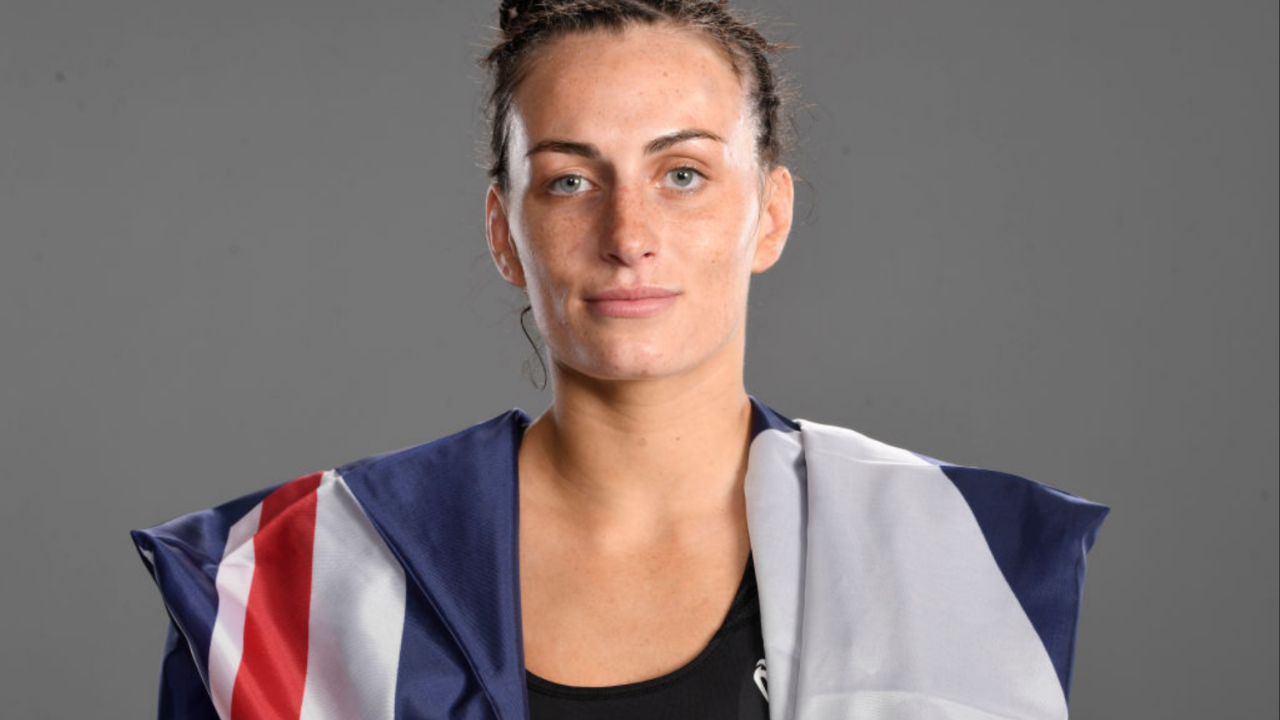 UFC Star Casey O'Neill Stuns At UFC 286 Weigh-Ins - BroBible