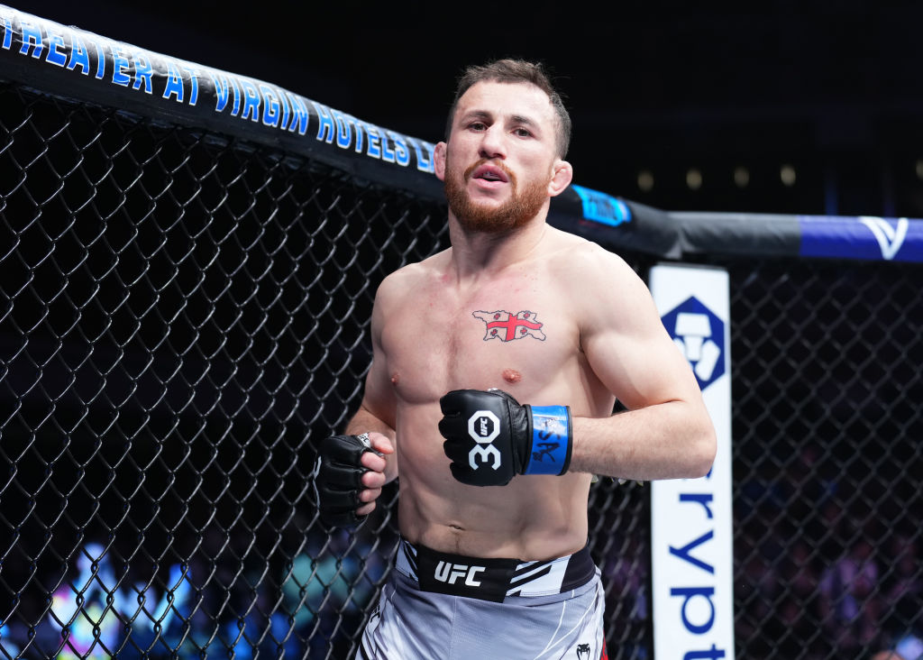 UFC Fighter Merab Dvalishvili Tried To Fight Trash Talking Fan In Crowd ...