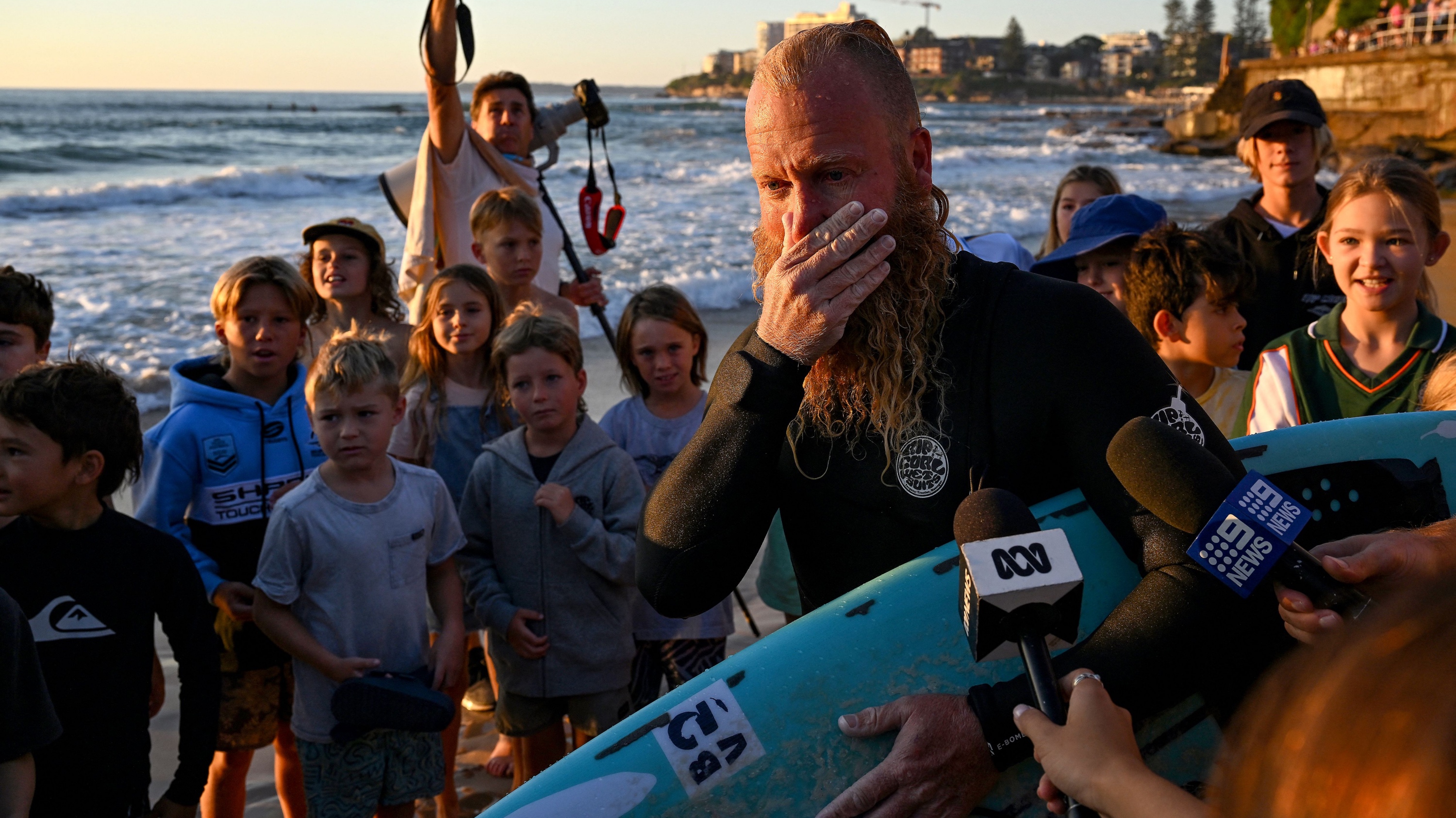 Aussie Sets New Surfing World Record After Surfing For 40 Hours Straight