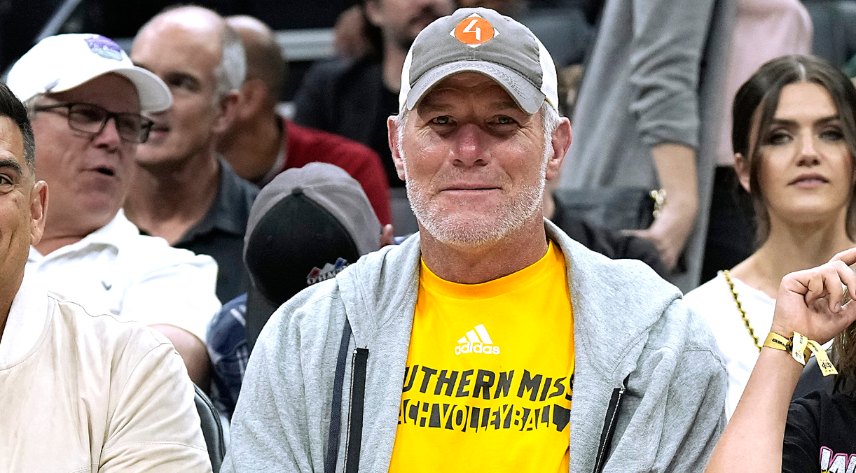 MS Auditor Claims Texts Show Brett Favre Knew About Welfare Funds