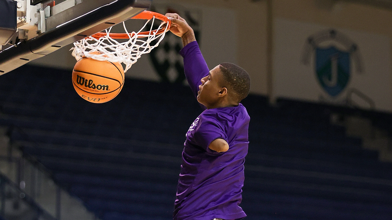 Hansel Emmanuel, A One-Armed Basketball Player, Enters Transfer Portal