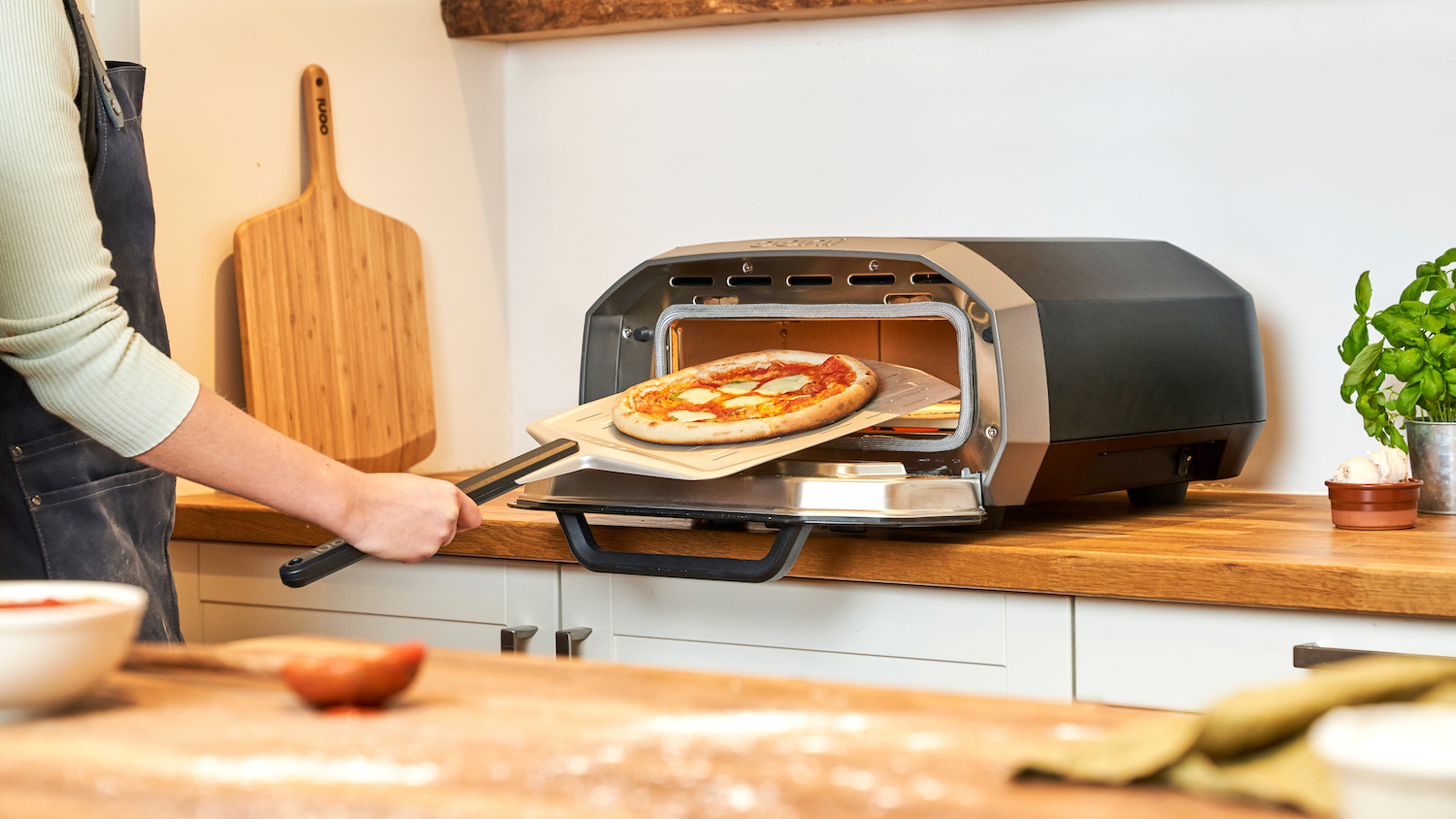 The New Ooni Volt 12 Electric Pizza Oven Gets Up To 850 Degrees And ...