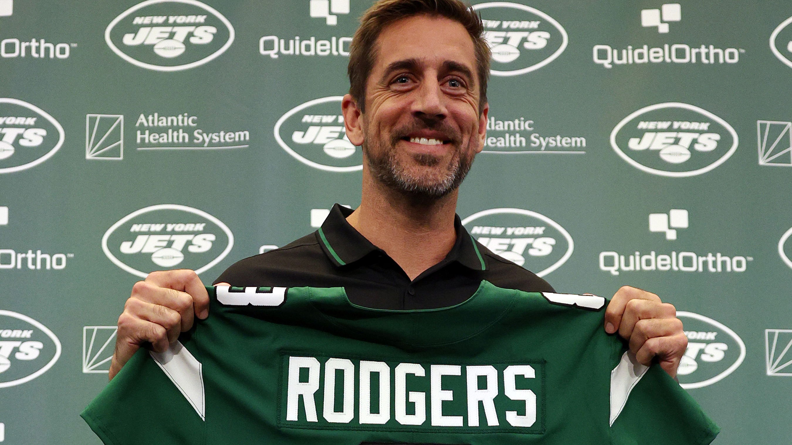 Aaron Rodgers Made Himself Comfortable At The Jets' Facility