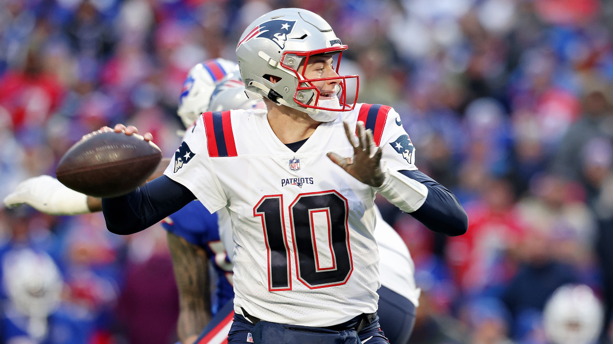 Patriots Players Reveal Why Mac Jones Was Seeking Outside Help