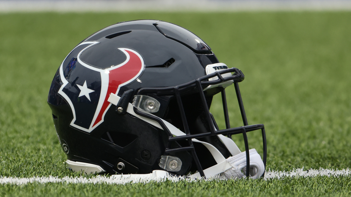 Texans May Trade Back As Reports Indicate They’re Fielding Offers