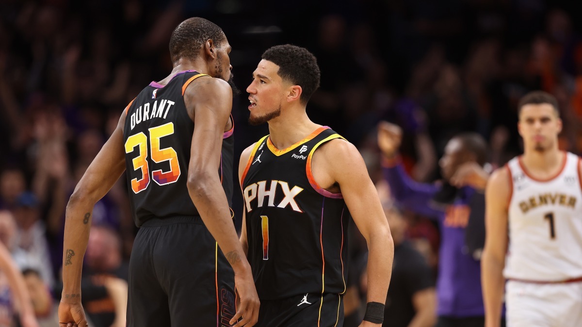 Devin Booker Had An All-Timer To Help The Phoenix Suns Season