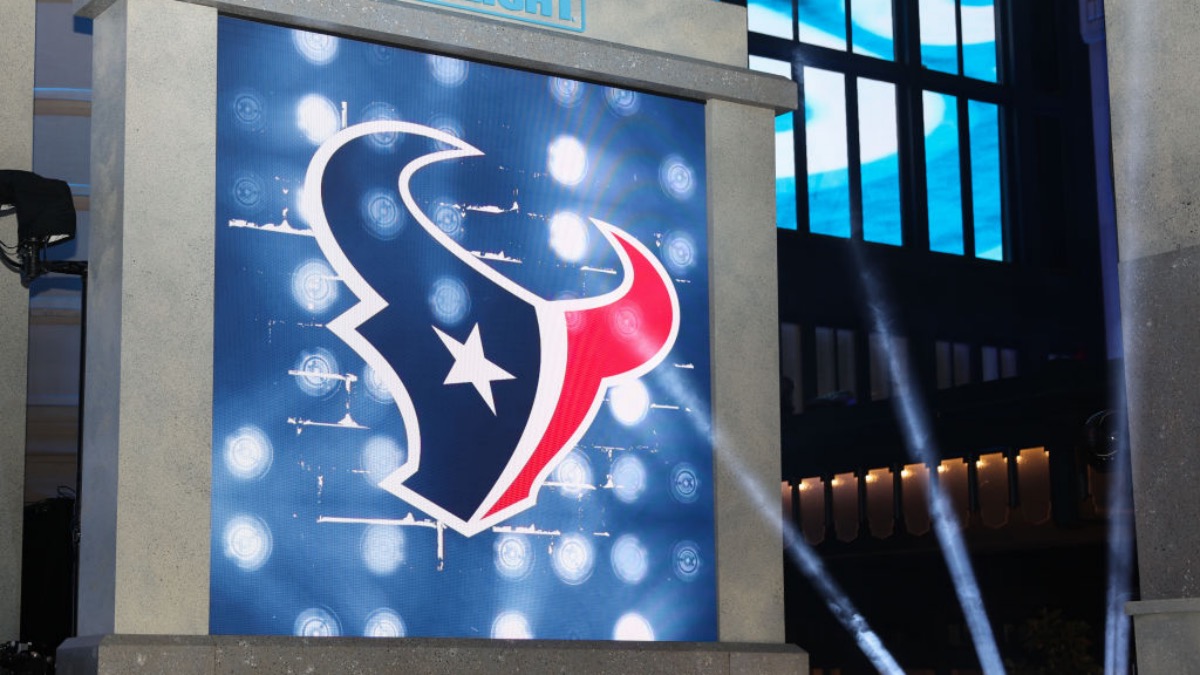 Houston Texans Sign Former Pro Bowler