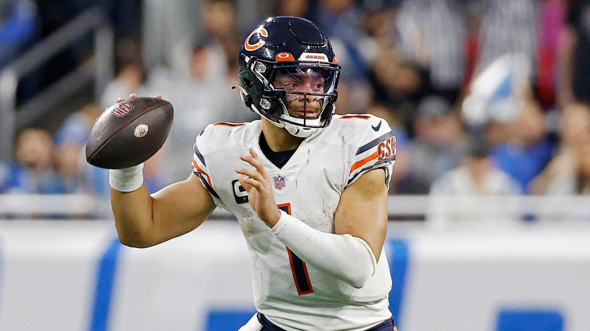 Justin Fields-DJ Moore Preview Has Bears Fans In Awe