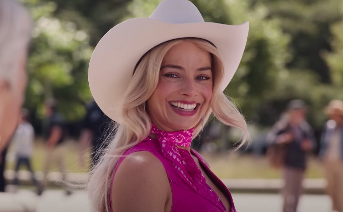 Margot Robbie Dresses Up Like The Original Barbie (Photo)