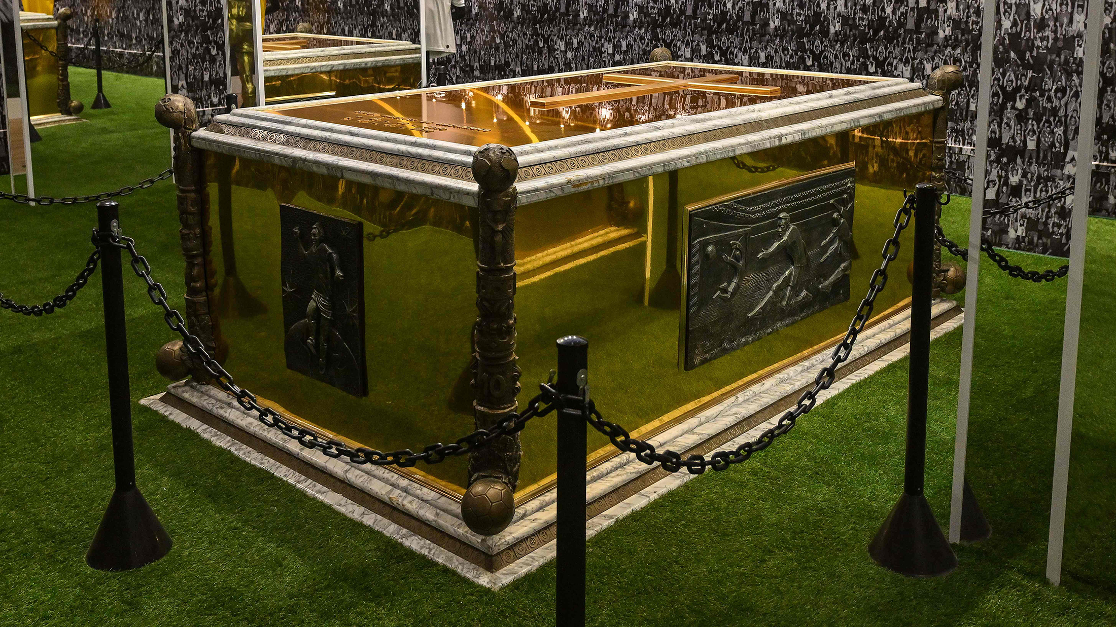 Pelé Gravesite In Brazil Turned Into Lavish Tomb
